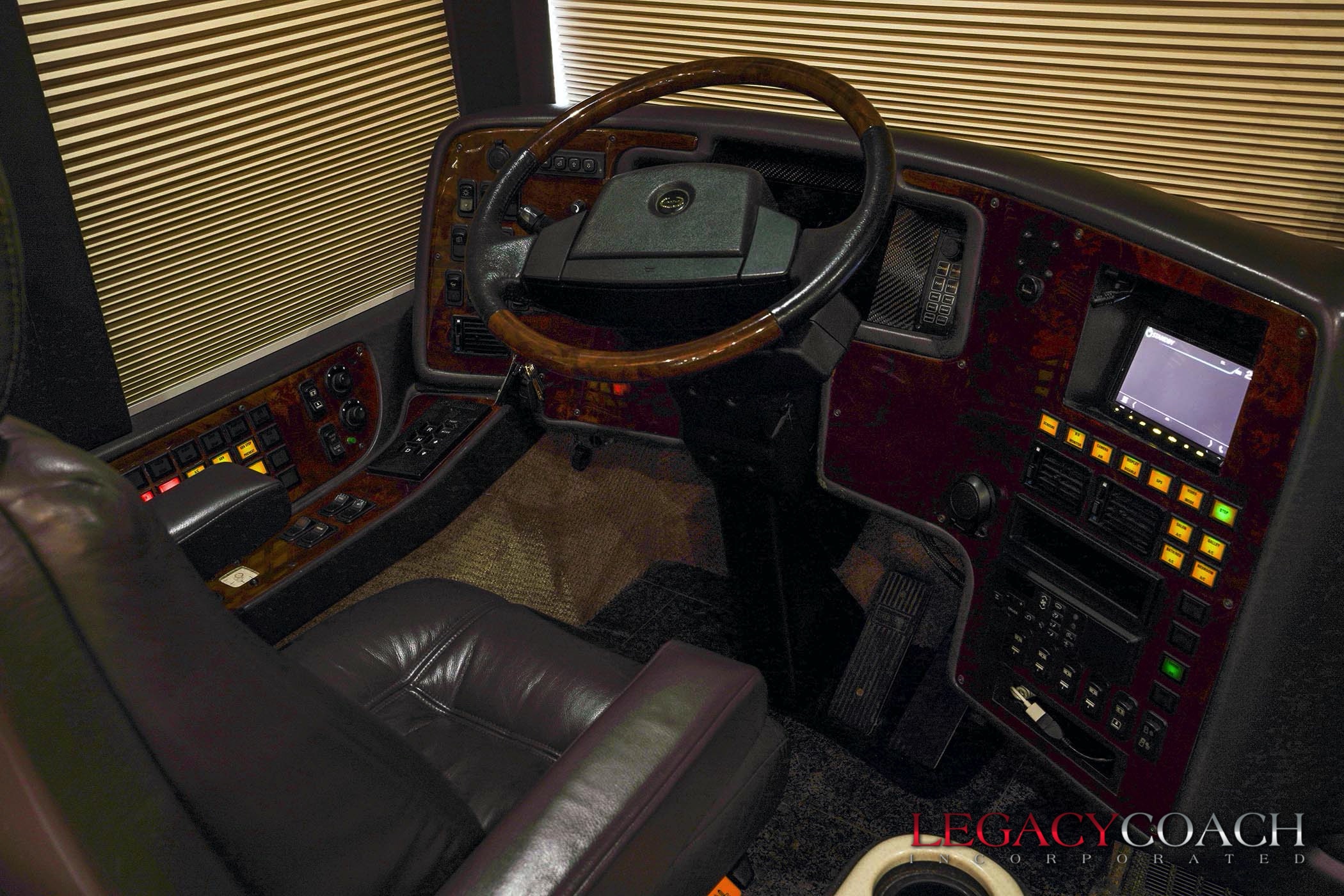 2005 Prevost Marathon Xlii Double Slide 3102021 | Legacy Coach ...