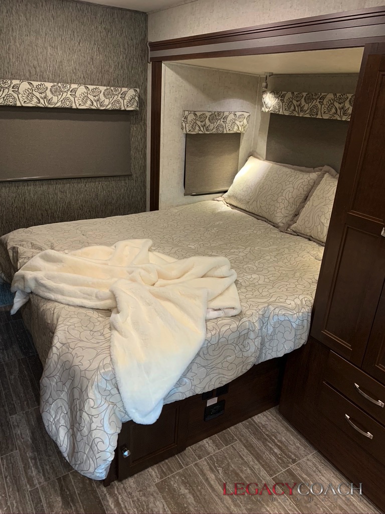 2018 Forest River Forester 2401ws Single Slide | Legacy Coach ...